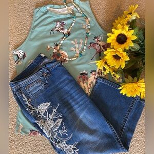 Jeans | Nwot Charme Ladies Cropped Capri Jeans With Floral Embroidered ...